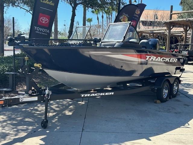 2025 TRACKER TARGA V-18 WT | Bass Pro Shops