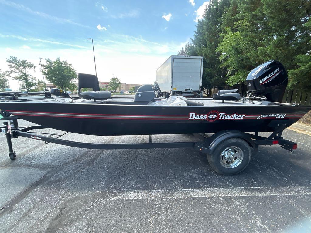 2025 TRACKER BASS TRACKER® CLASSIC XL | Bass Pro Shops