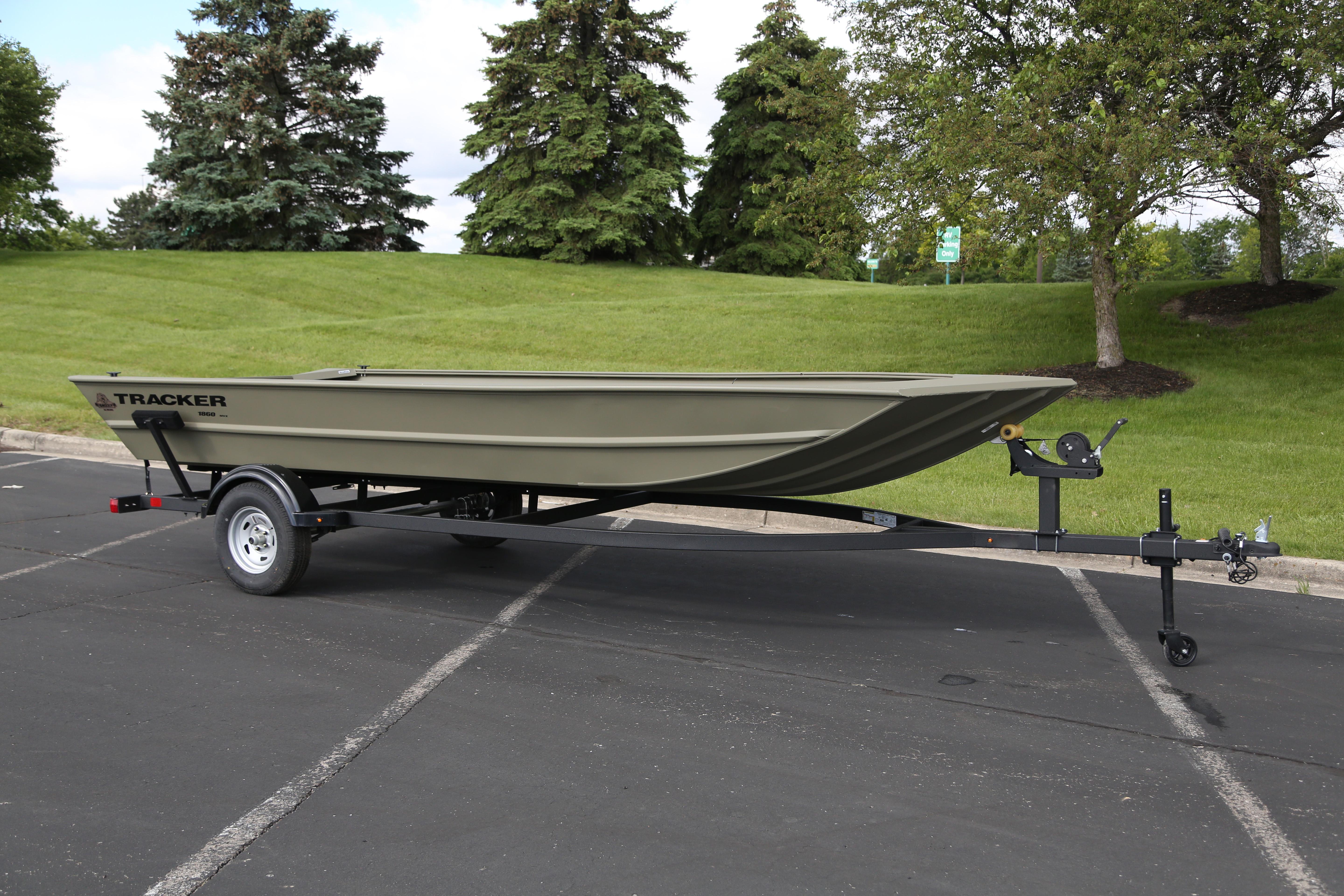 2025 TRACKER GRIZZLY 1860 UTILITY | Bass Pro Shops