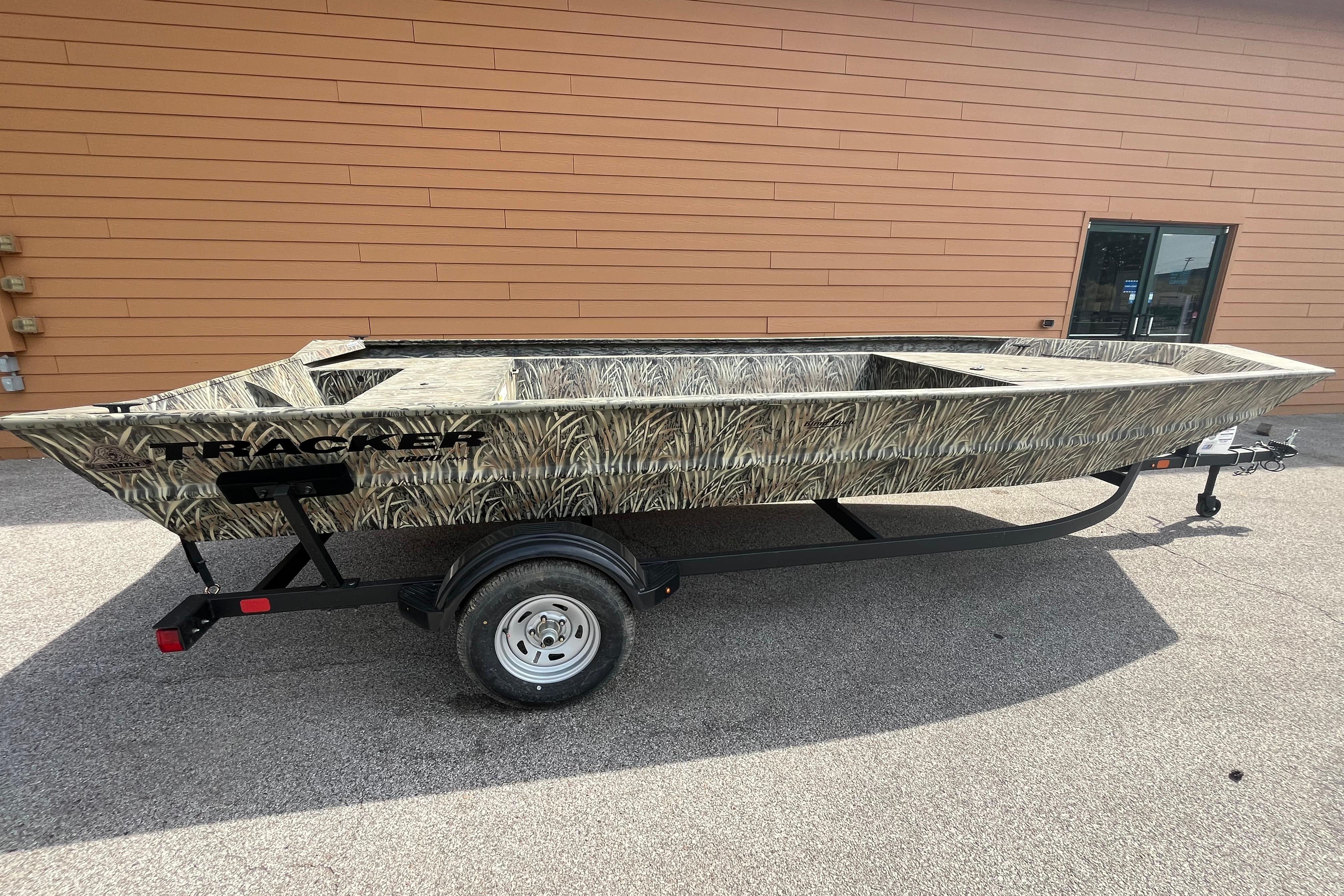 2025 TRACKER GRIZZLY 1860 UTILITY | Bass Pro Shops