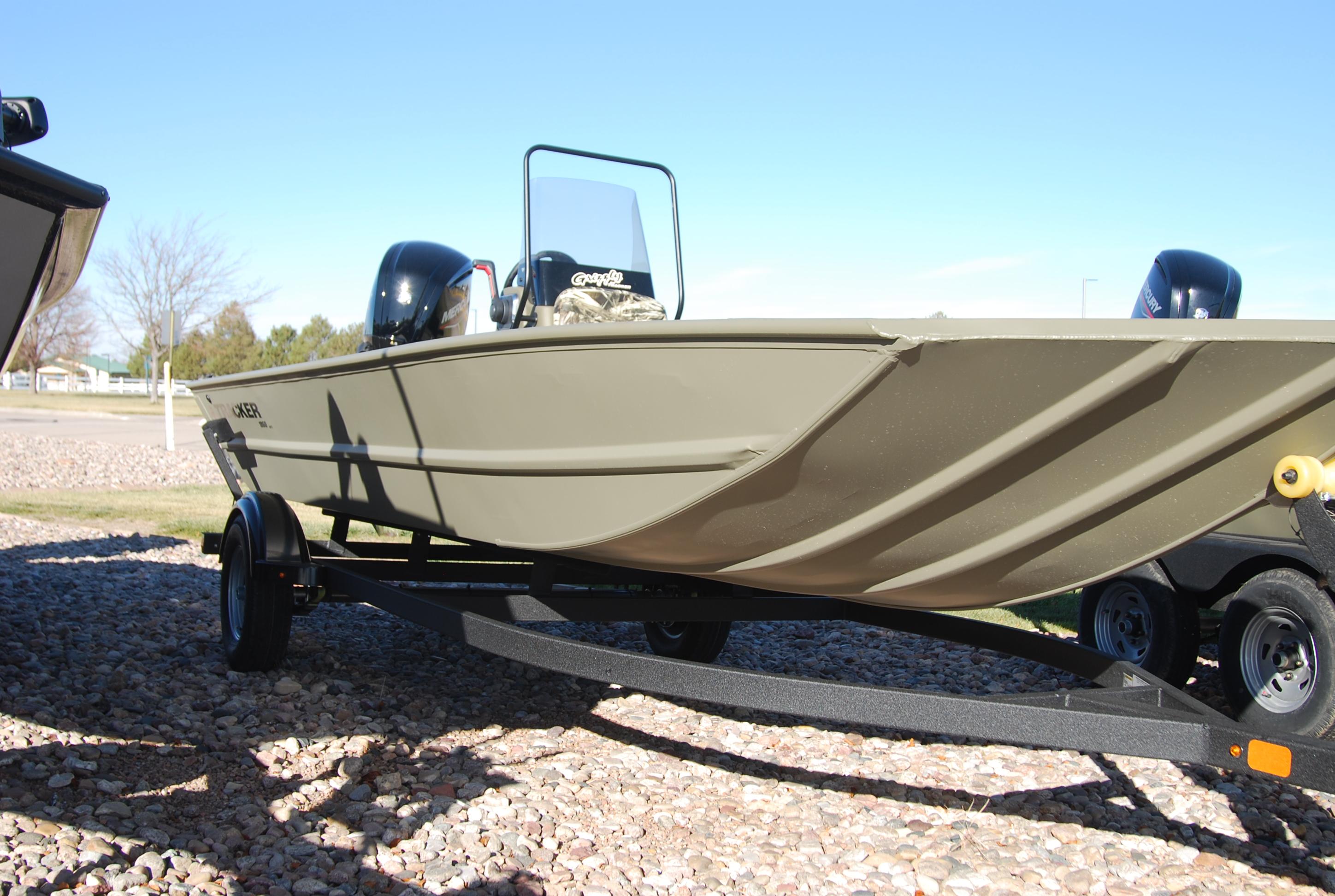 2024 TRACKER GRIZZLY 1860 CC | Bass Pro Shops