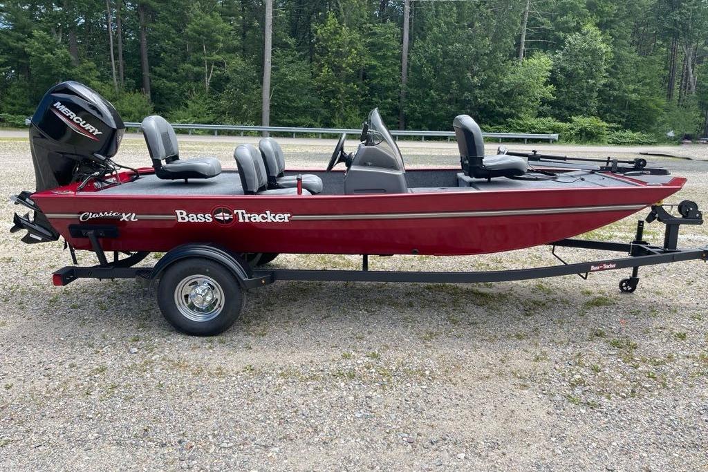 2026 TRACKER BASS TRACKER CLASSIC XL | Bass Pro Shops