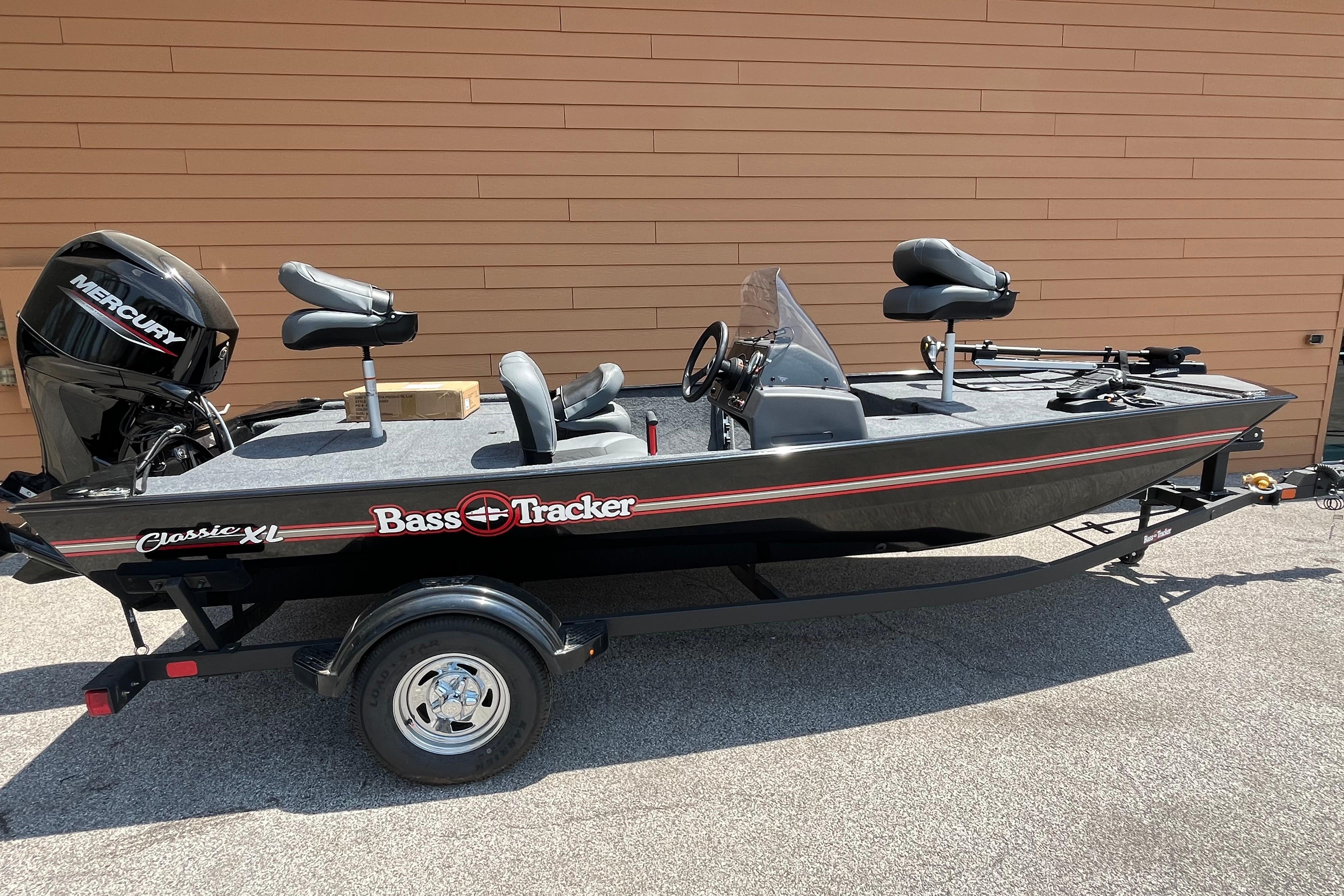 2026 TRACKER BASS TRACKER CLASSIC XL | Bass Pro Shops