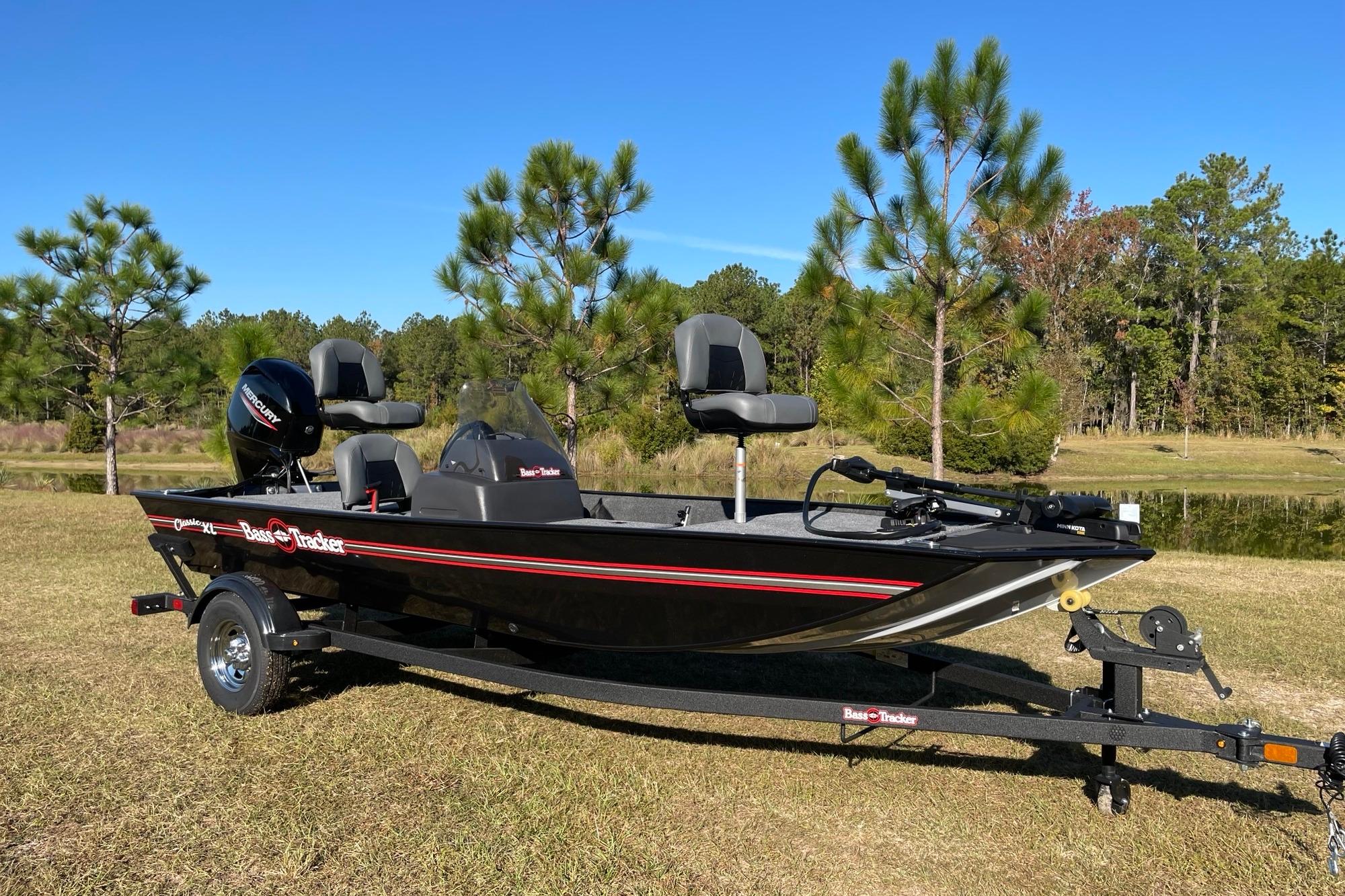 2026 TRACKER BASS TRACKER CLASSIC XL | Bass Pro Shops
