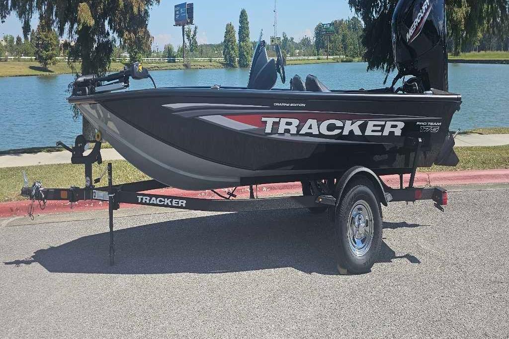 2026 TRACKER PRO TEAM 175 CRAPPIE EDITION | Bass Pro Shops