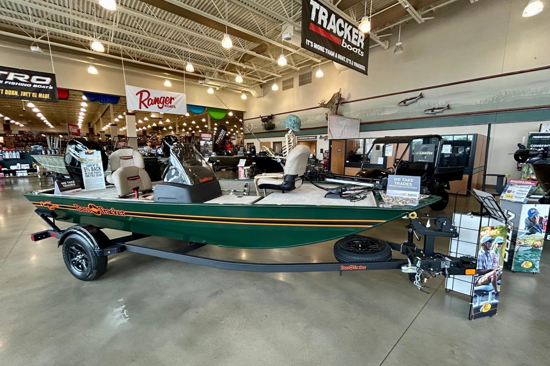 2026 TRACKER BASS TRACKER CLASSIC LIMITED | Bass Pro Shops