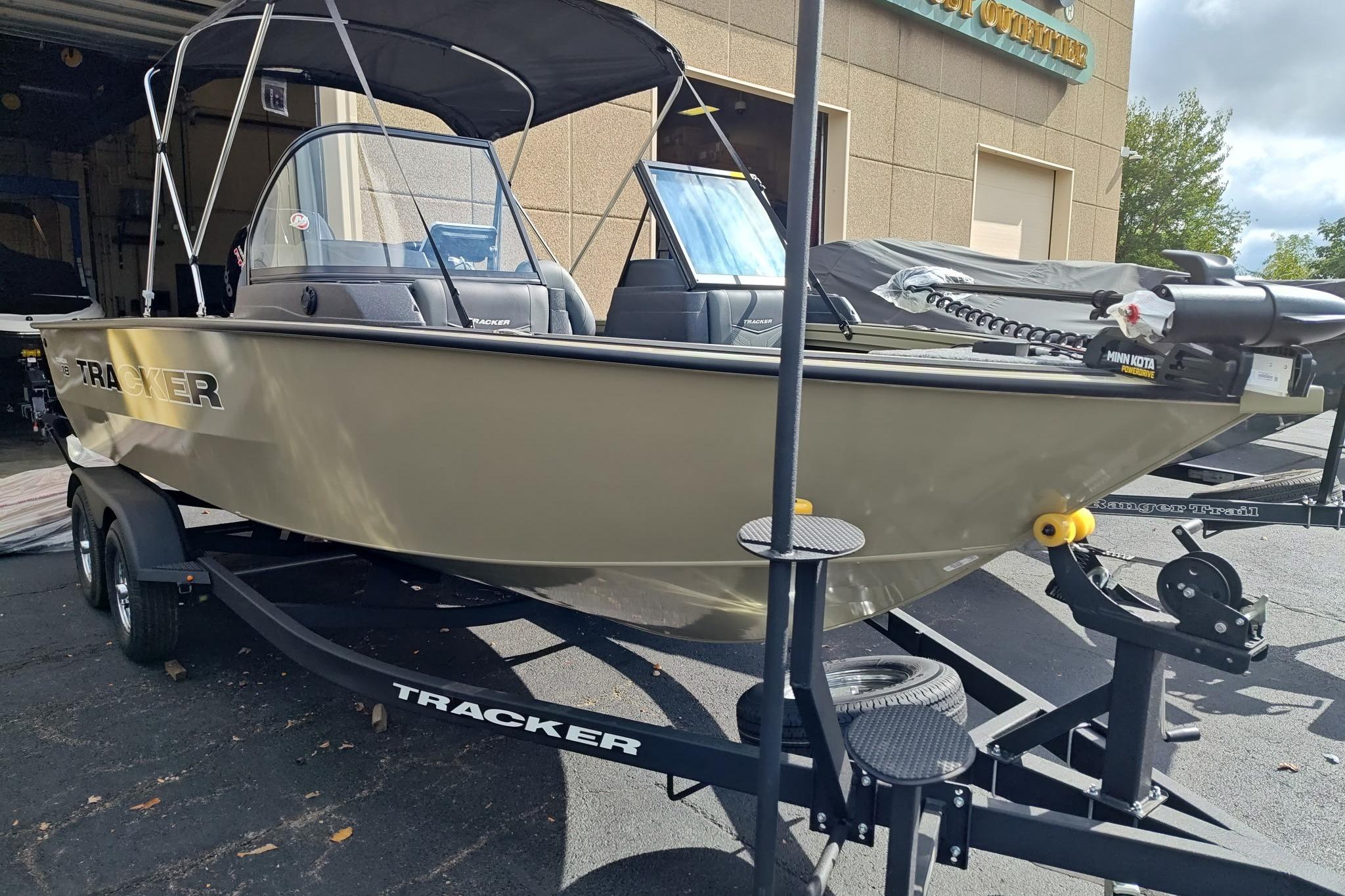 2026 TRACKER TARGA V-18 COMBO | Bass Pro Shops
