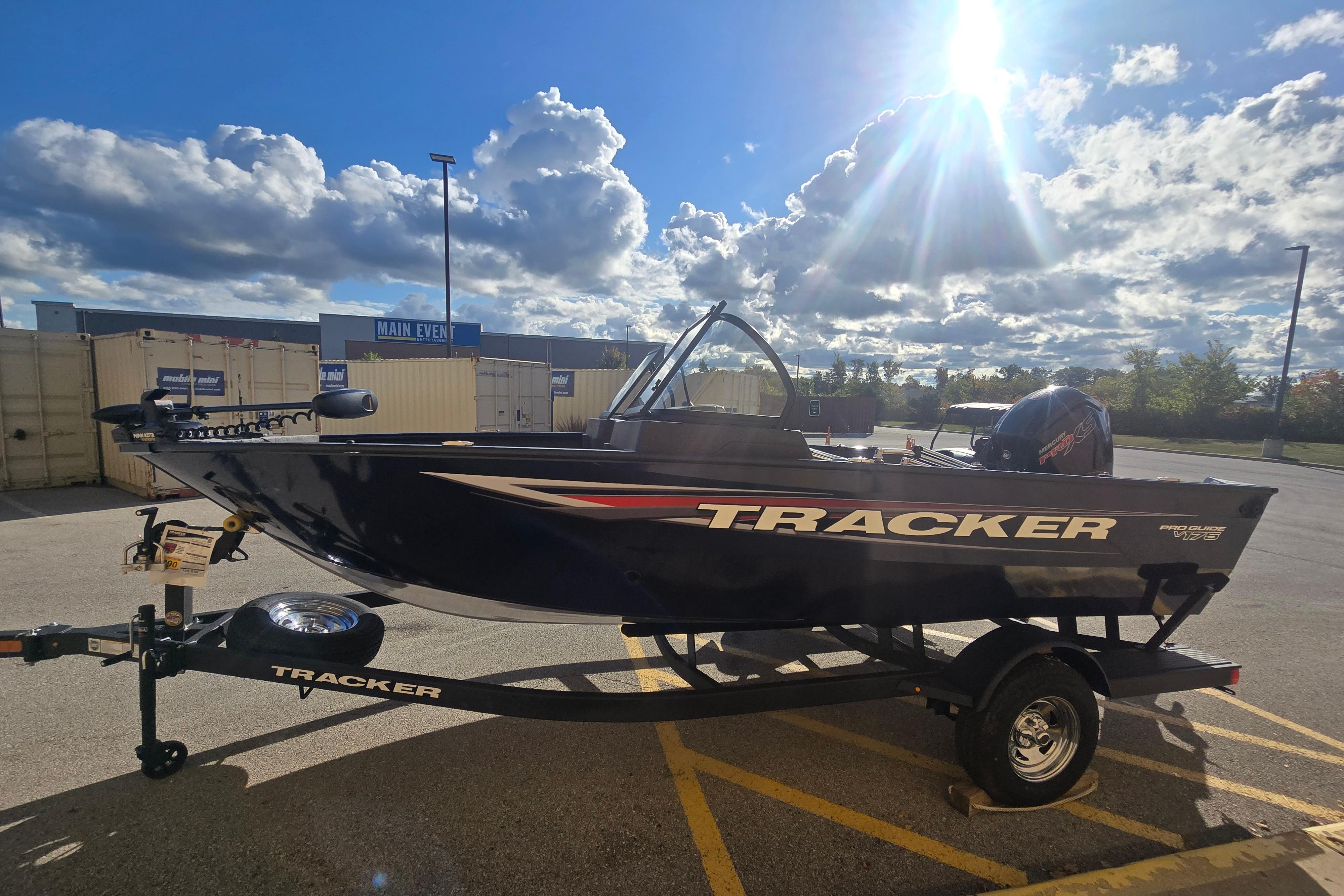 2026 TRACKER PRO GUIDE V-175 WT | Bass Pro Shops